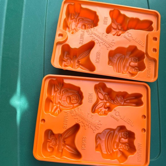 Office | Lot Of 2 Nickelodeon Ren And Stimpy Jello Mold | Poshmark